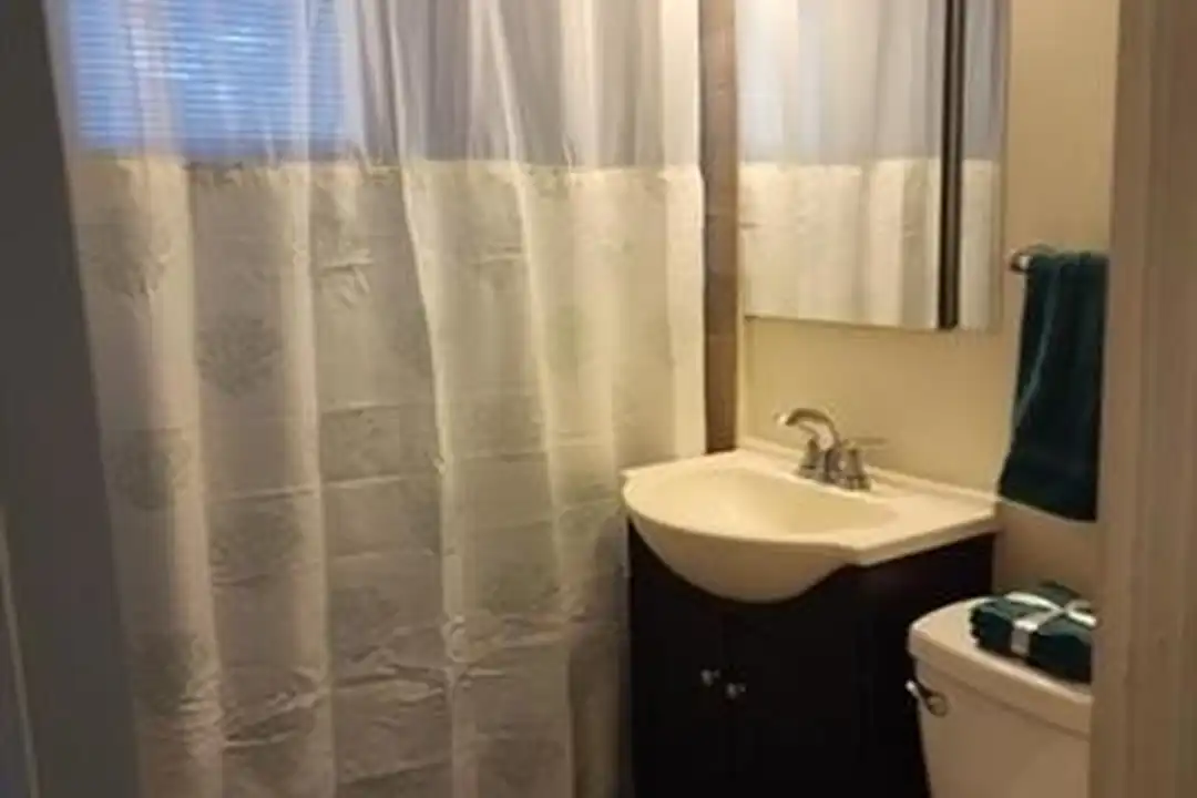 196 Bondale Ave - Pontiac, MI | Rent.