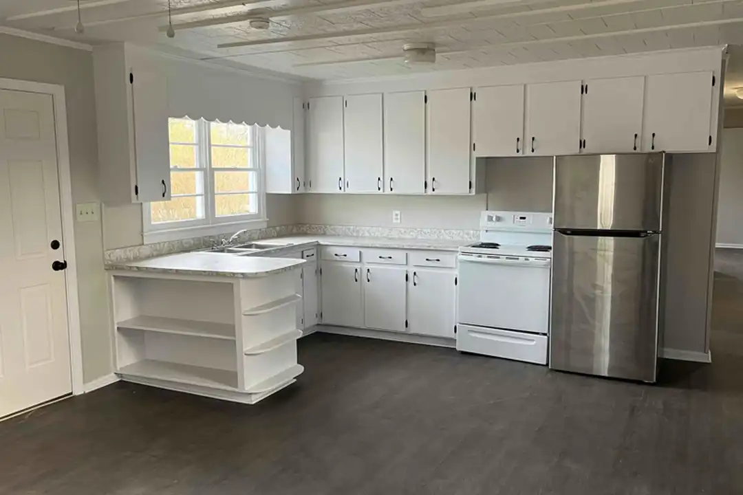 8402 Duncan Bridge Rd - Cleveland, GA | Rent.